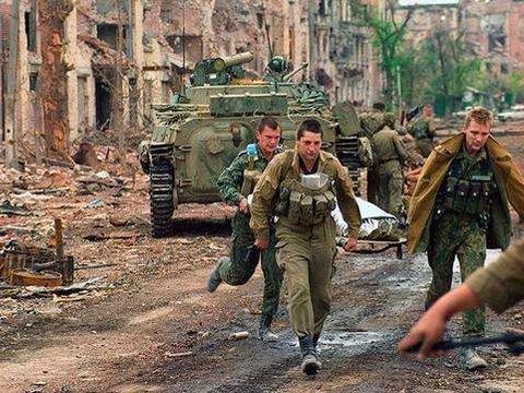 “车臣绞肉机”: 惨烈的格罗兹尼巷战|格罗兹尼|巷战|俄军_新浪新闻