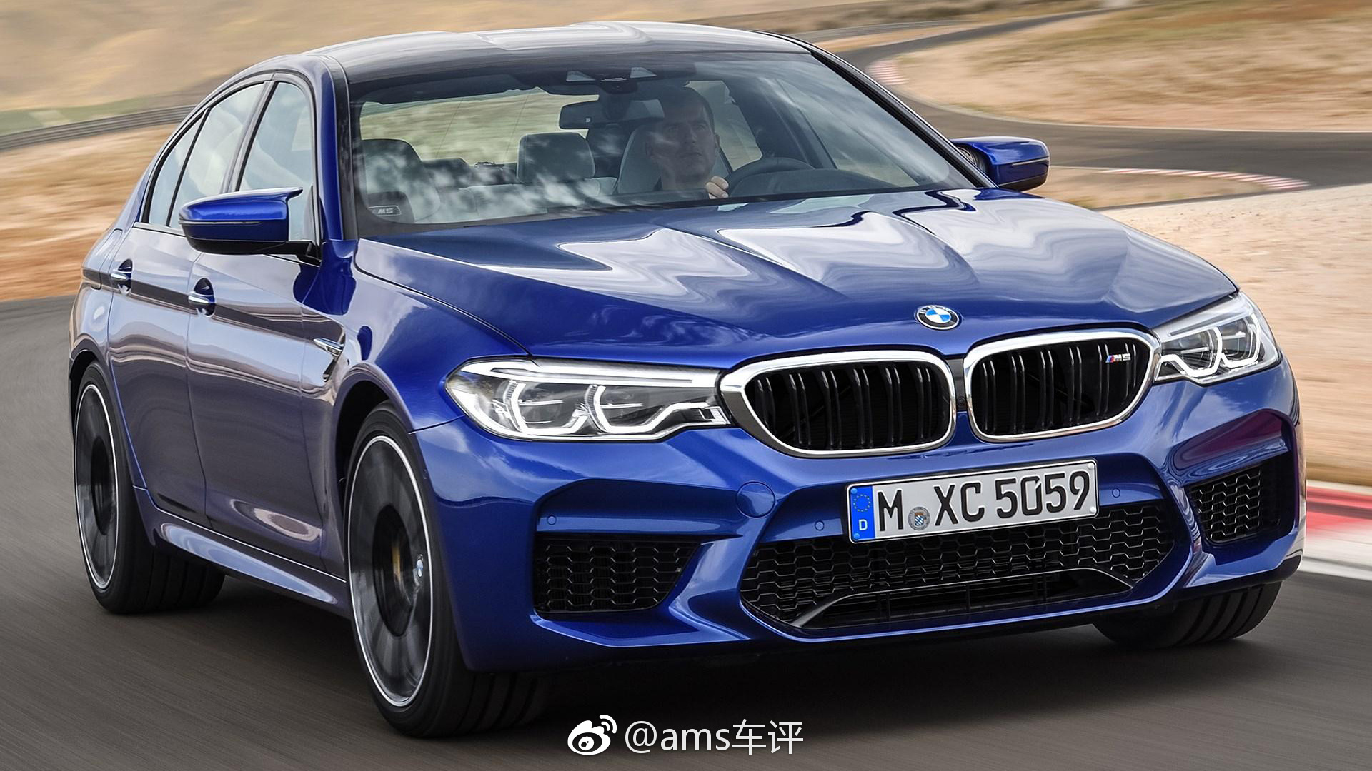 作为第六代M5，全新宝马M5在新5系的基础上做出了更多运动化调整