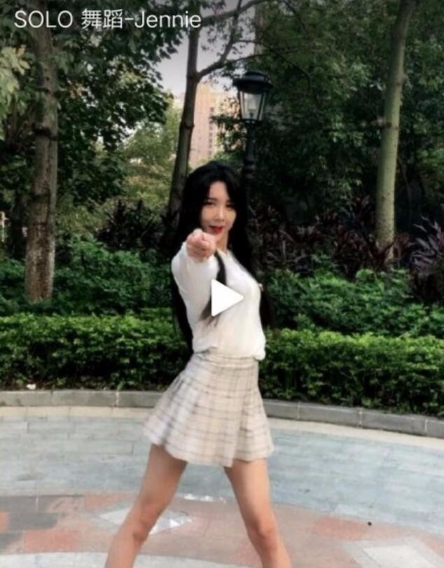 我叫abbily精修图片和整容后视频截图，王嘉飞发文力挺abbily！