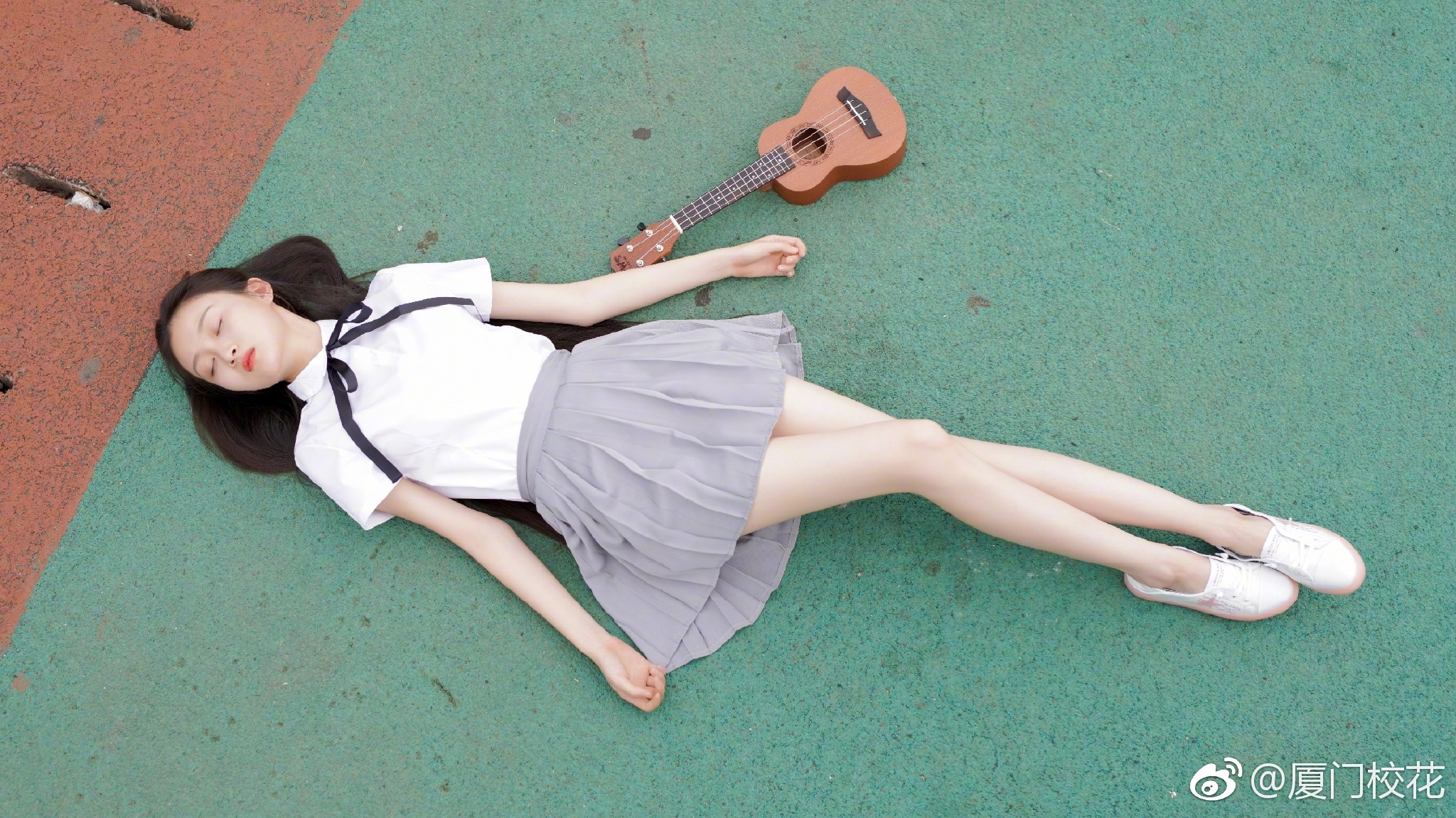 她叫李懿琪，00年，就读于东华大学，身高173cm，很有气质的MM