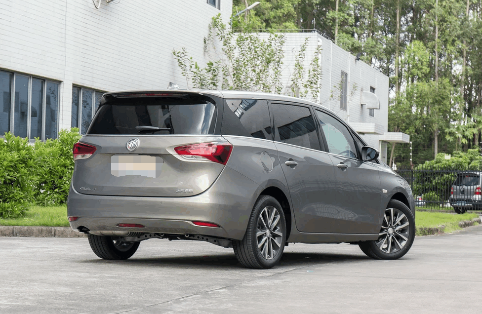 6座MPV别克GL6, 中间采用了两个独立式座椅!-新浪汽车