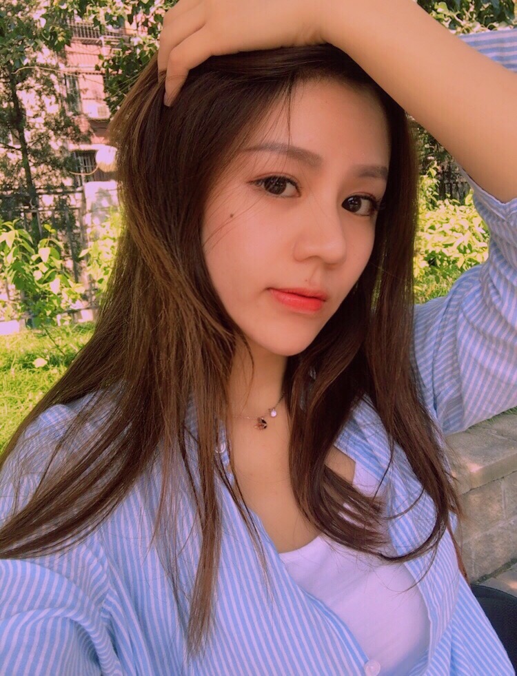 刘业哲，北京师范大学，21，166，49kg，王者荣耀上个赛季最强王者。