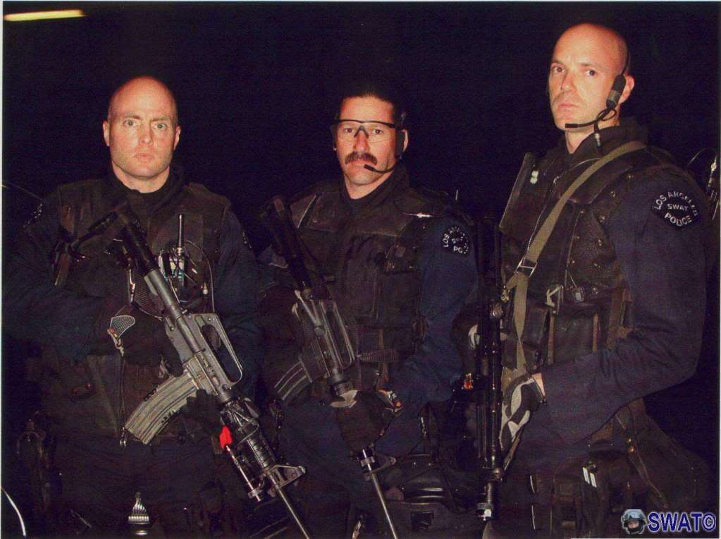 洛杉矶特警(LAPD SWAT)经典造型指南|武器|队员|战斗靴_新浪网
