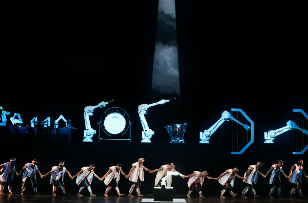 代码会跳舞，机械会弹琴，《对话·寓言2047》是如何做到的？