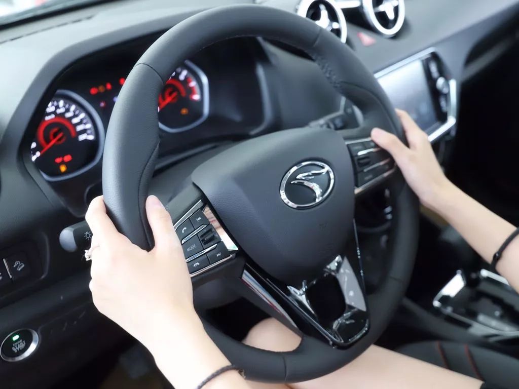 【实访】4S店，摸着良心告诉你东南DX3到底值不值得买-新浪汽车