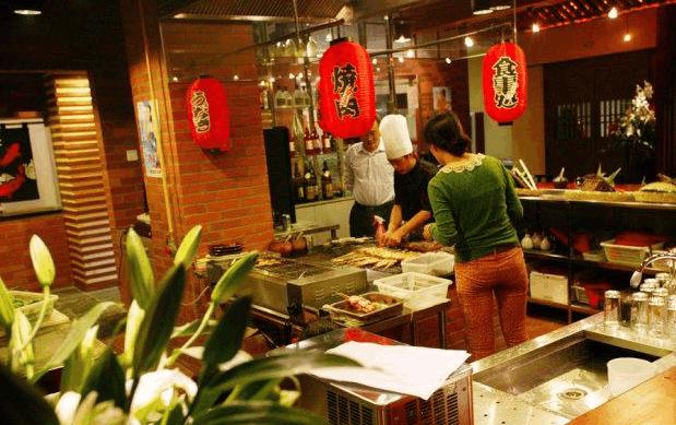 日本这间料理店，宁可倒闭也拒绝接待中国游客，背后的原因很犀利