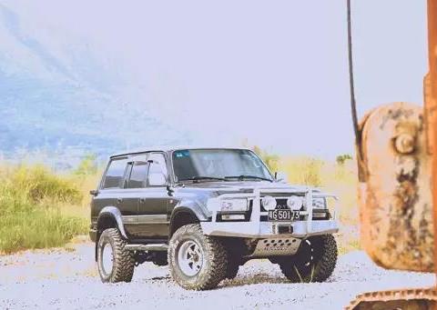 世上没有过不去的路——丰田LC80-新浪汽车