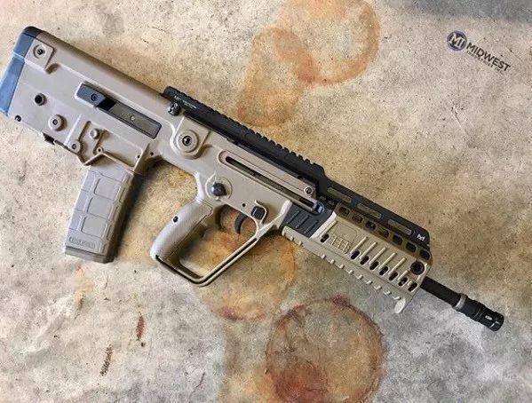 枪械库：无托巷战王！以色列国防军之魂“TAR-21突击步枪”！_新浪新闻