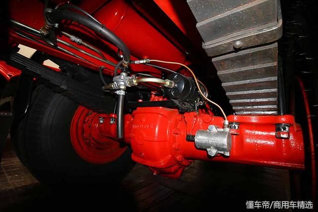 黄河JN150原型车了解一下 实拍斯柯达706RT卡车！-新浪汽车
