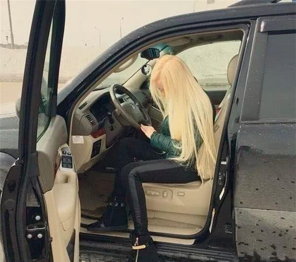 别走，进来评一评，看看哪一辆霸道LC120好看？_新浪新闻