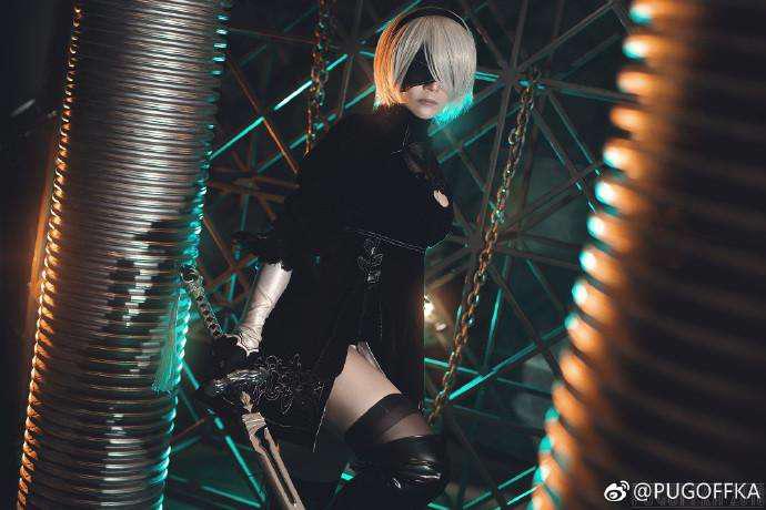 国外妹子Cos《尼尔: 机械纪元》2B 穿紧身衣短裙性感撩人|尼尔: 机械纪元|紧身衣|短裙_新浪新闻