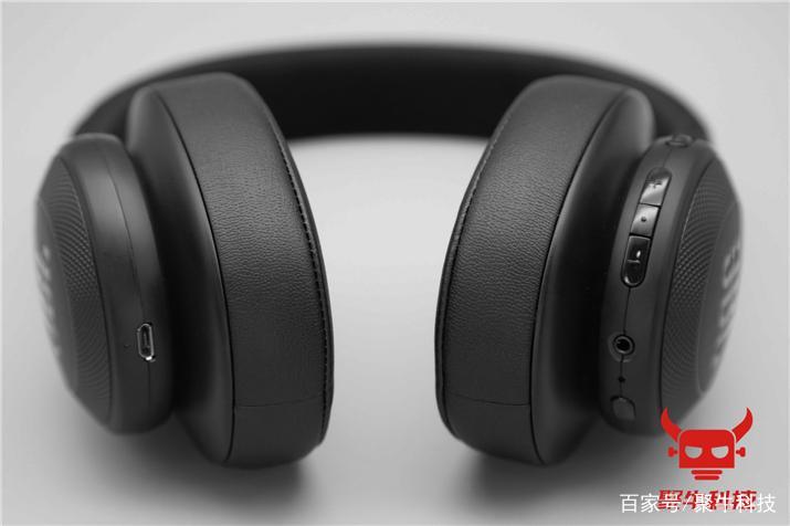 JBL E55BT耳机评测 50mm驱动器让低频有厚度有量感__财经头条