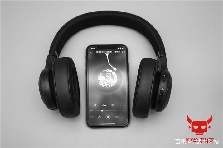 JBL E55BT耳机评测 50mm驱动器让低频有厚度有量感__财经头条