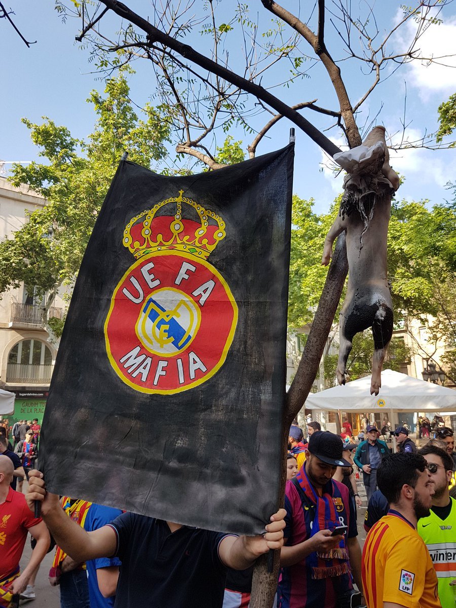 国家德比赛前巴萨极端球迷组织Boixos Nois让整个巴塞罗那陷入疯狂中|德比|巴塞罗那|巴萨_新浪新闻