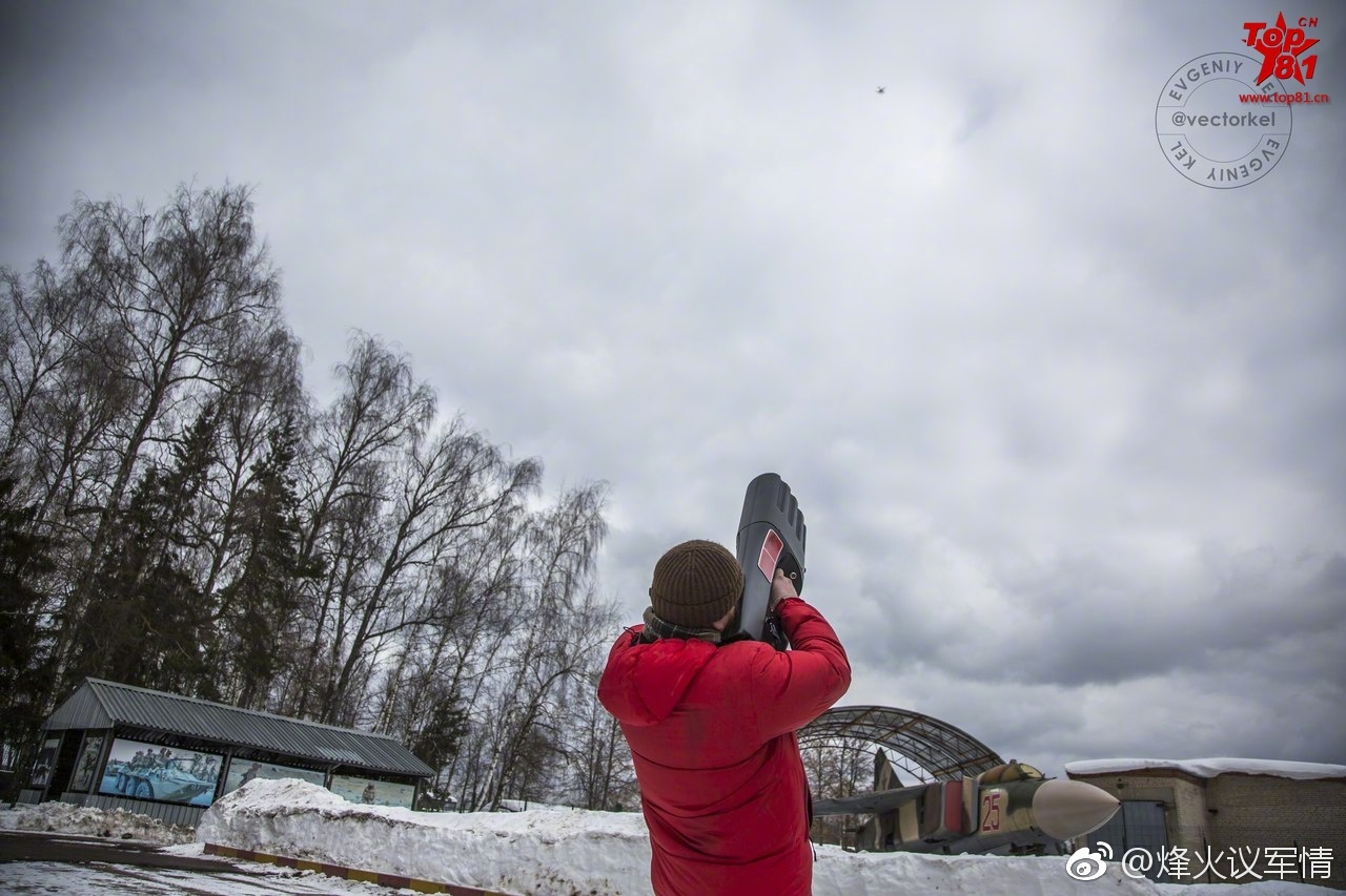 外形科幻的俄罗斯量产型“Stupor”电磁干扰枪 专打无人机