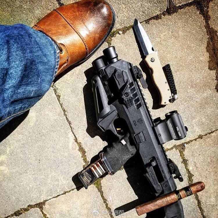 美国CAA公司出的micro roni手枪卡宾转换套件