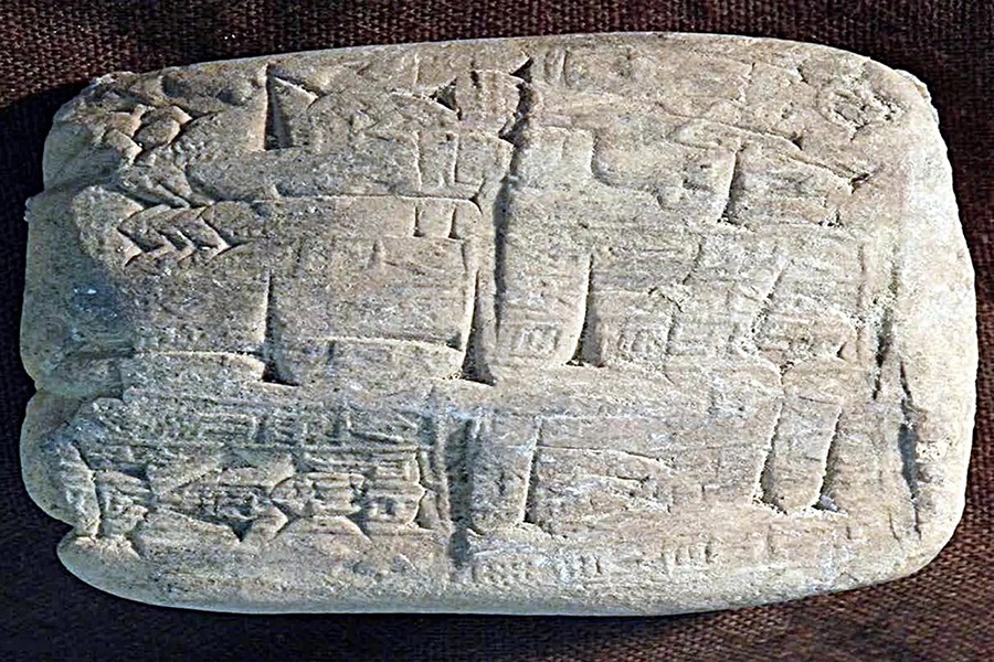 这些石板来自于一座神秘古城，至今还没人找到它的确切位置