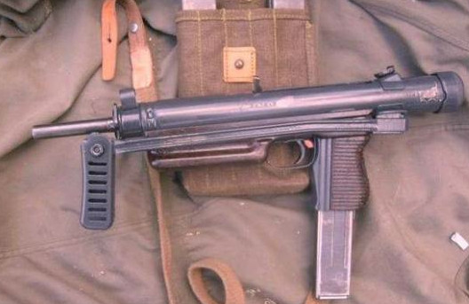 CZ25型冲锋枪，是世界第一种被采用的包络式机枪|冲锋枪|枪机|扳机|握把|弹匣_新浪新闻