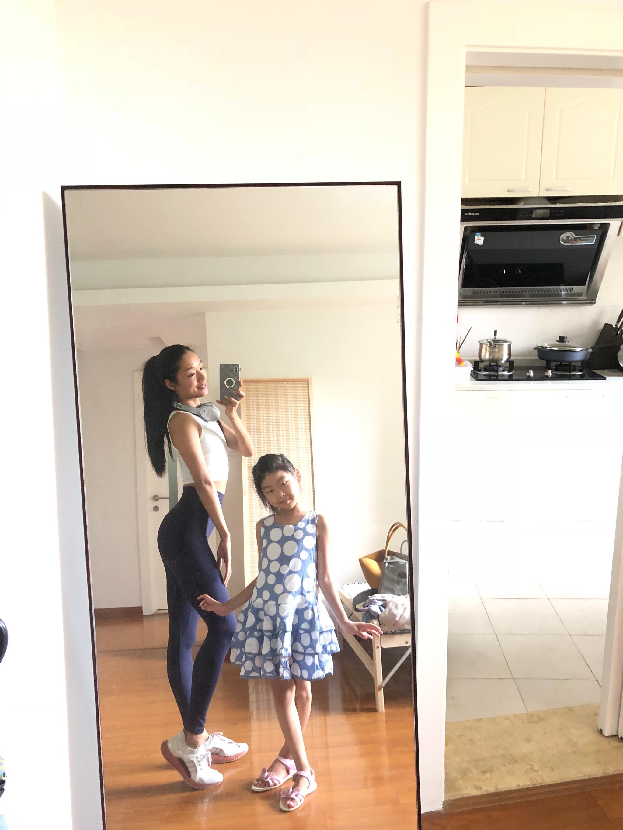 昨天穿的这一身就是@jessie被注册了 的啦！上次见面时|小金刚|大金刚|小丫头|膀子|裤腿_新浪新闻