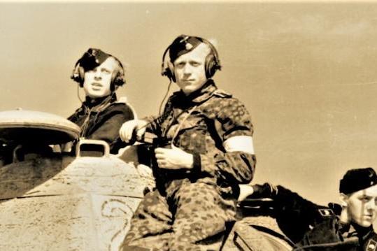 二战德军老照片：与希姆莱亲切握手，希特勒视察东线战场。|士兵|希特勒|希姆莱_新浪新闻