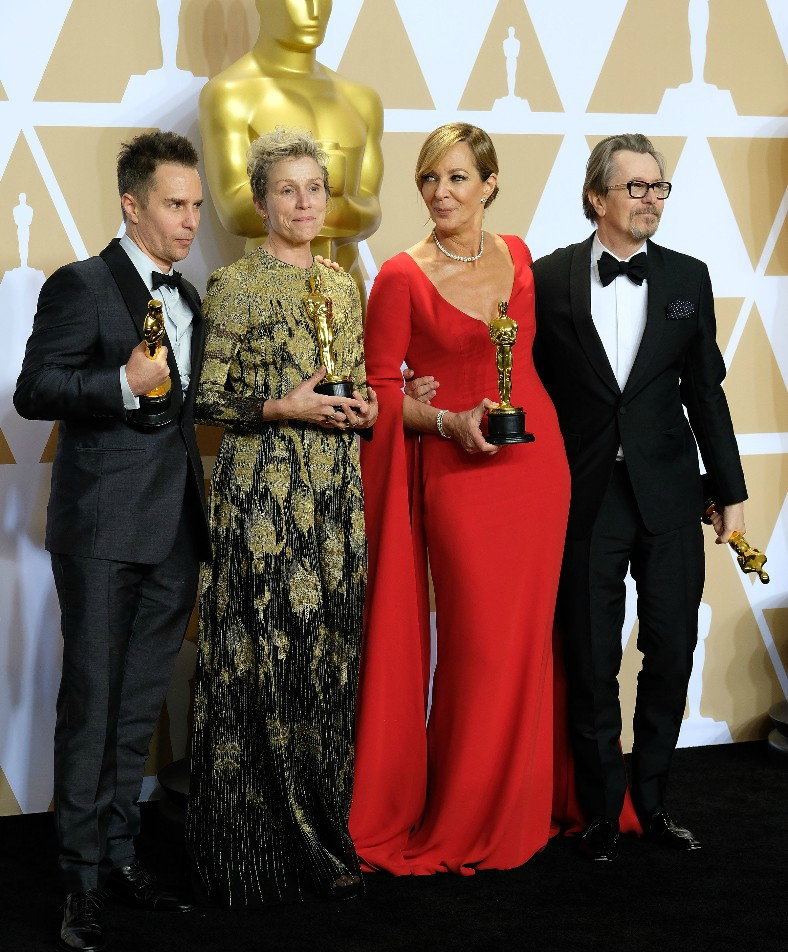 美国女演员艾莉森，珍妮，荣获第90届奥斯卡金像奖最佳女配角奖