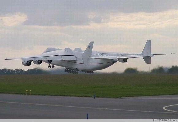 解析：世界最大运输机A-225