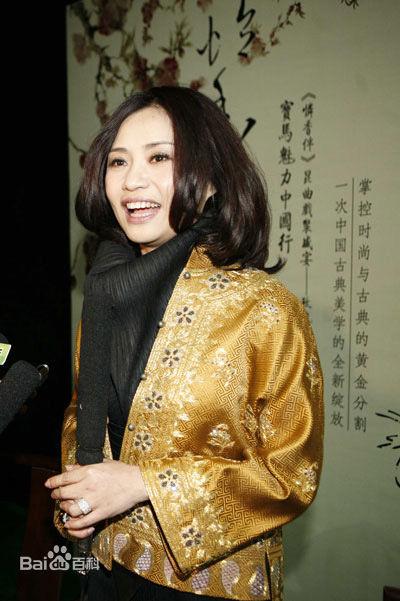 Guo Pei 精彩秀场：精致华丽的 “庭院”主题_新浪新闻