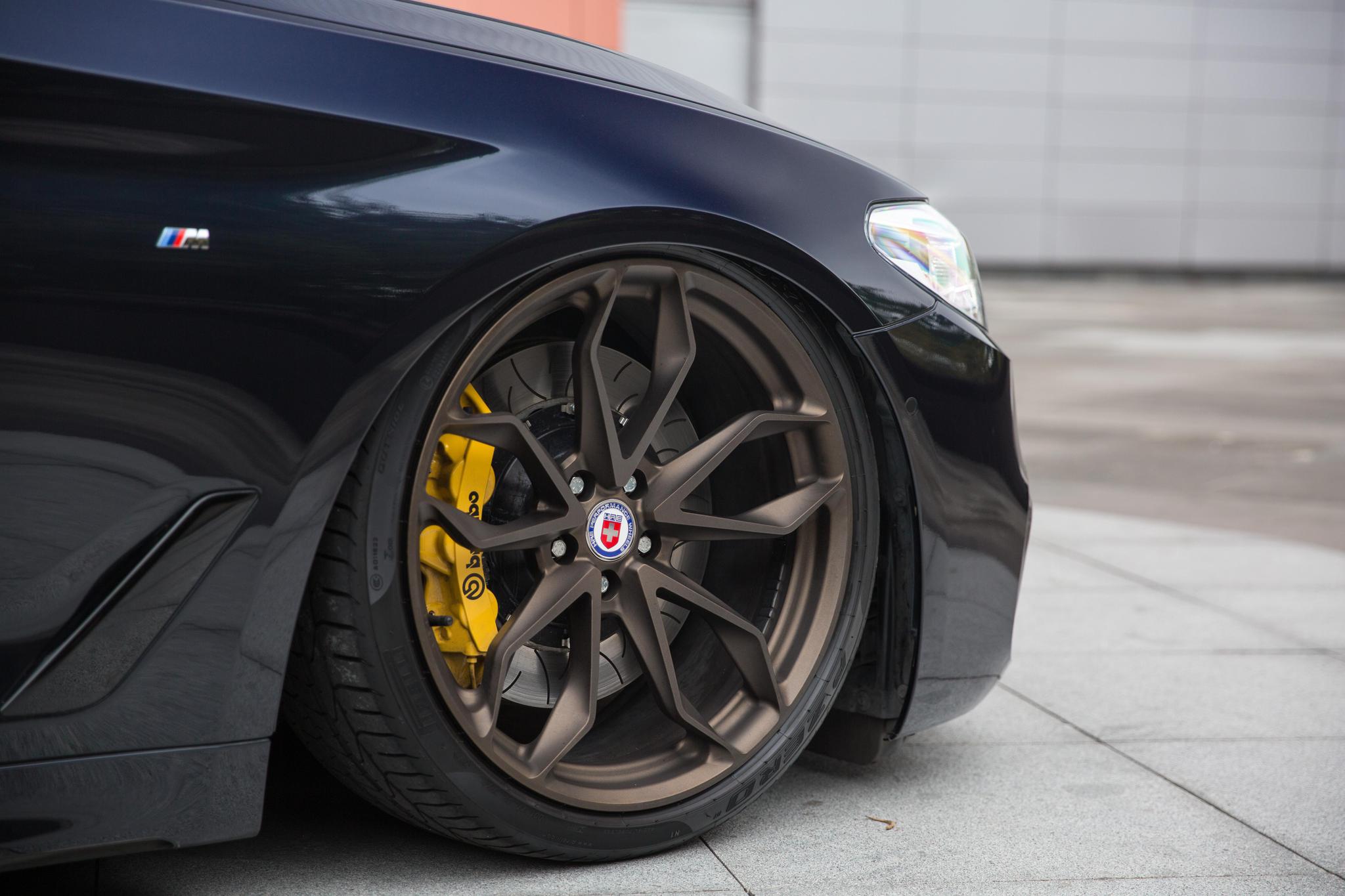 国内首辆改装低趴的宝马新5系，轻轻一改就已花费20万！-新浪汽车