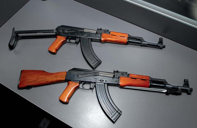 教你区别国产56式步枪和AK-47及衍生型号，下次遇到别搞错了