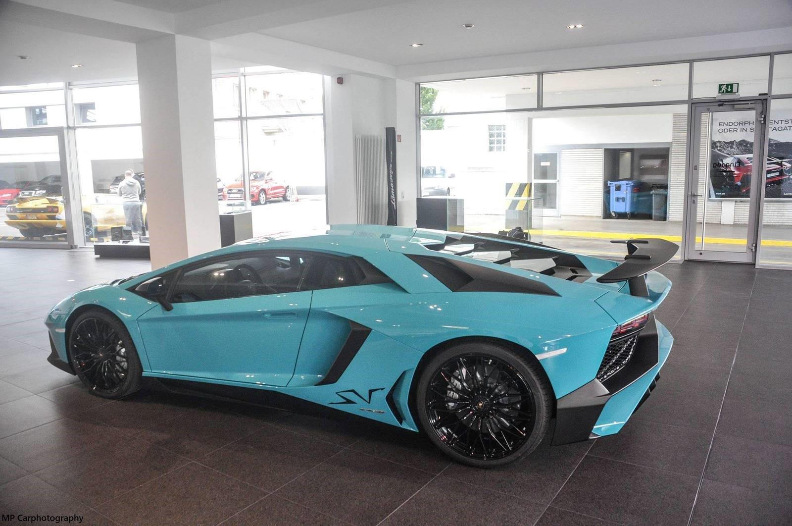 兰博基尼Aventador LP750-4 SV蓝色款——你热血梦想里最好选择-新浪汽车