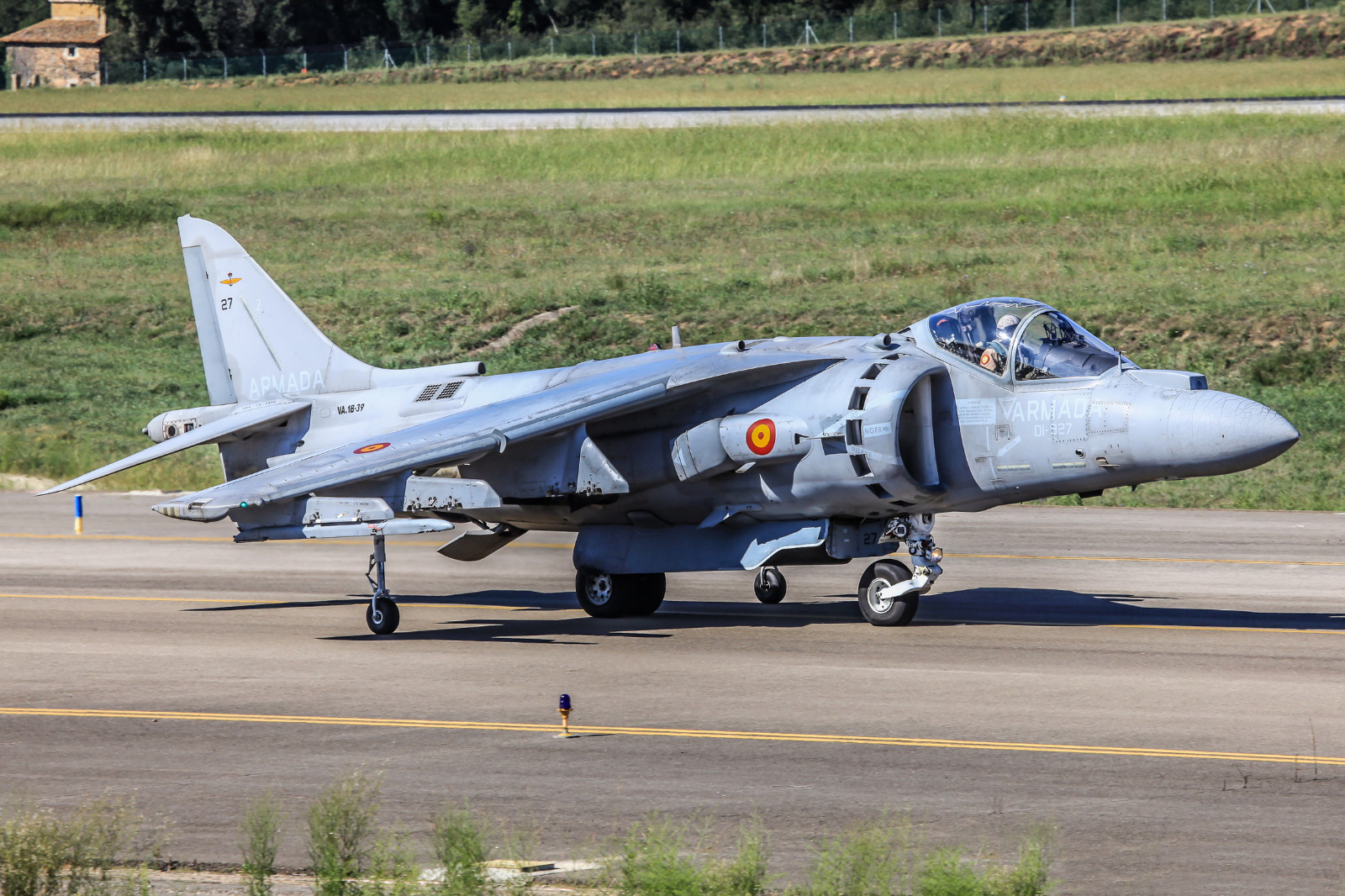 英国鹞/海鹞垂直起落战斗机，马岛战争中一战成名，但还是退役了|战斗机|海鹞|马岛战争_新浪新闻