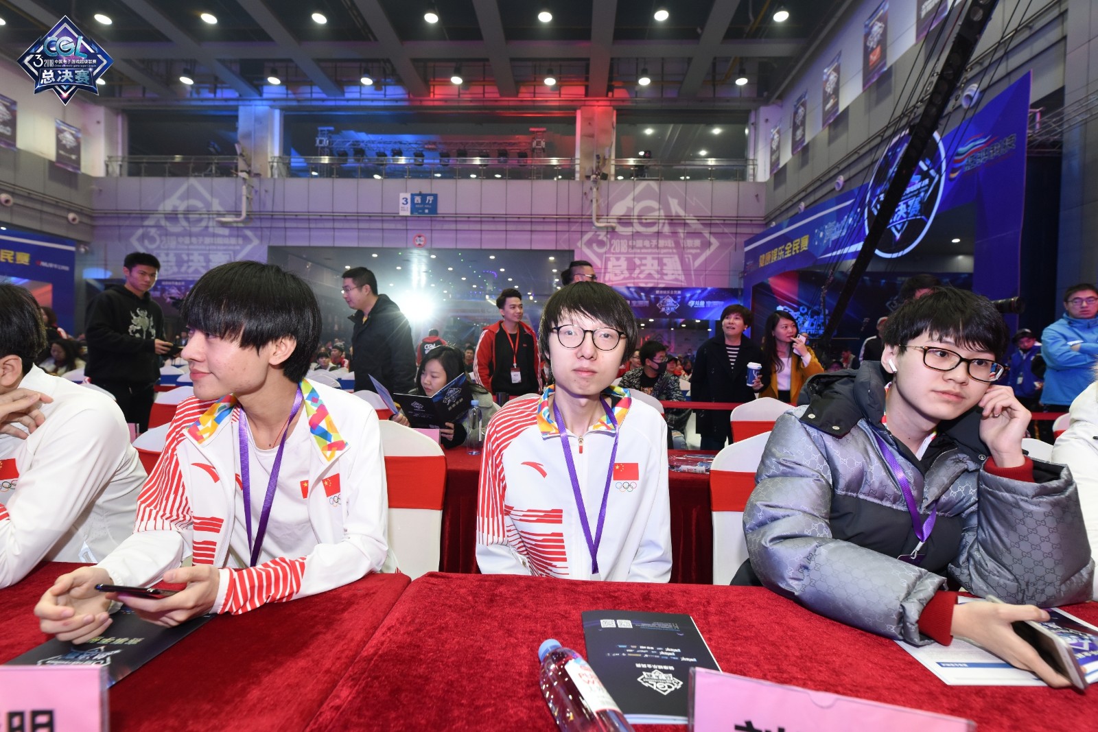 uzi、Mlxg、ming、letme等亚运会出征夺冠队员亮相CGL总决赛