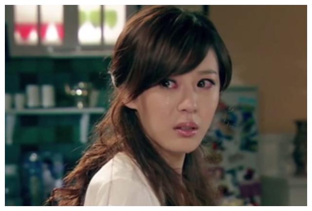 《爱情公寓》十年重逢，胡一菲前来送福利，最好的朋友就在身边