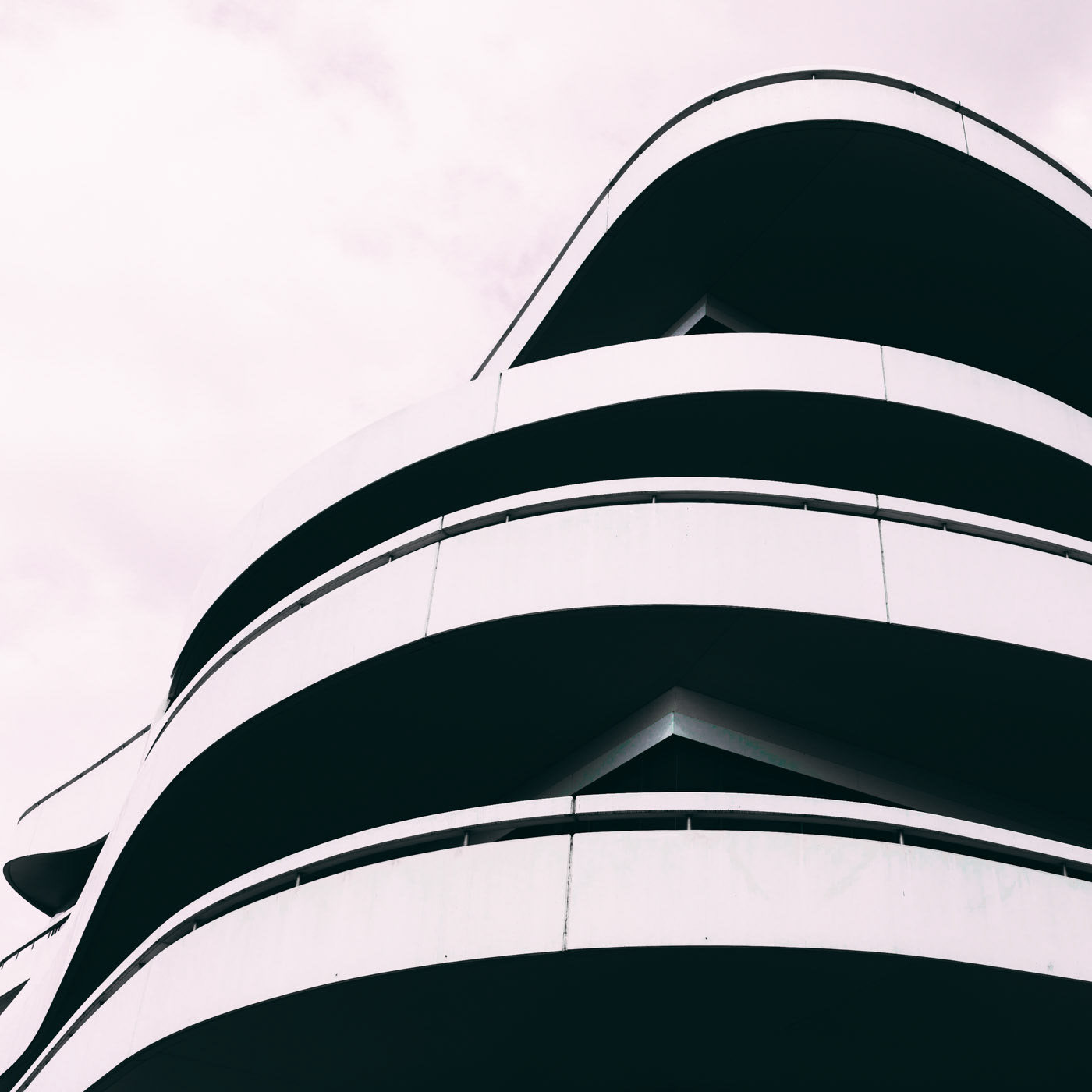 基本元素来自德国汉堡的摄影师 Sebastian Weiss 在他最新的系列