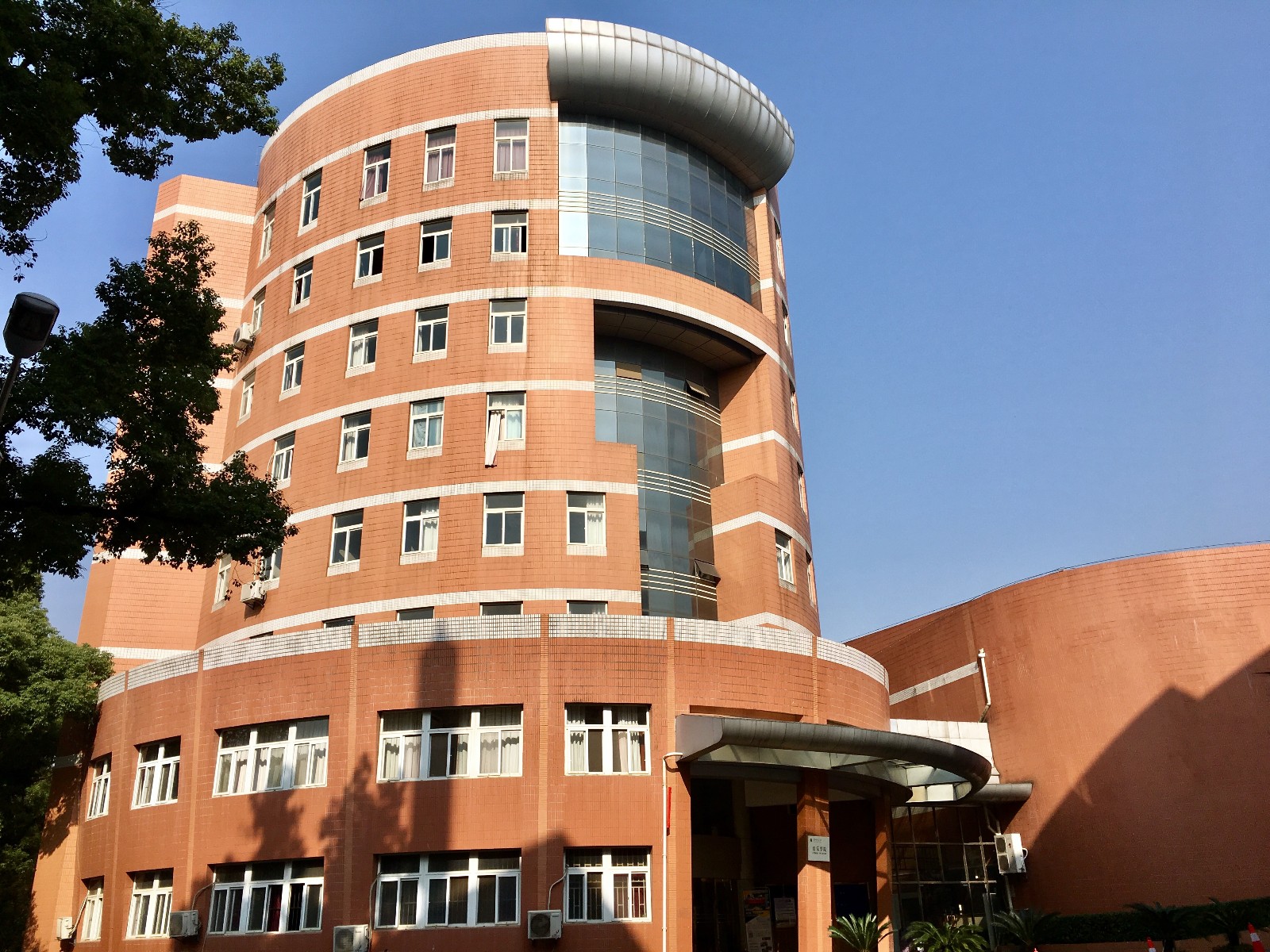 【行摄校园】华中师范大学 小景（1）|图书馆|历史建筑|华中师范大学_新浪新闻