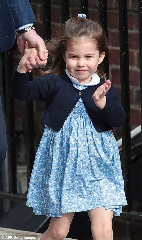 当地时间4月23日，凯特王妃出院前|夏洛特|小公主|小王子_新浪新闻