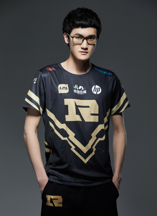 RNG战队夏季赛定妆照出炉！网友：我们想看呐喊版的RNG！