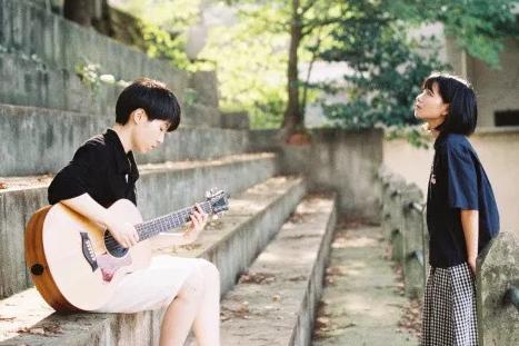 房东的猫：两年前不敢做音乐，如今成国内第一民谣女组合|美好事物|秋酿|房东_新浪新闻