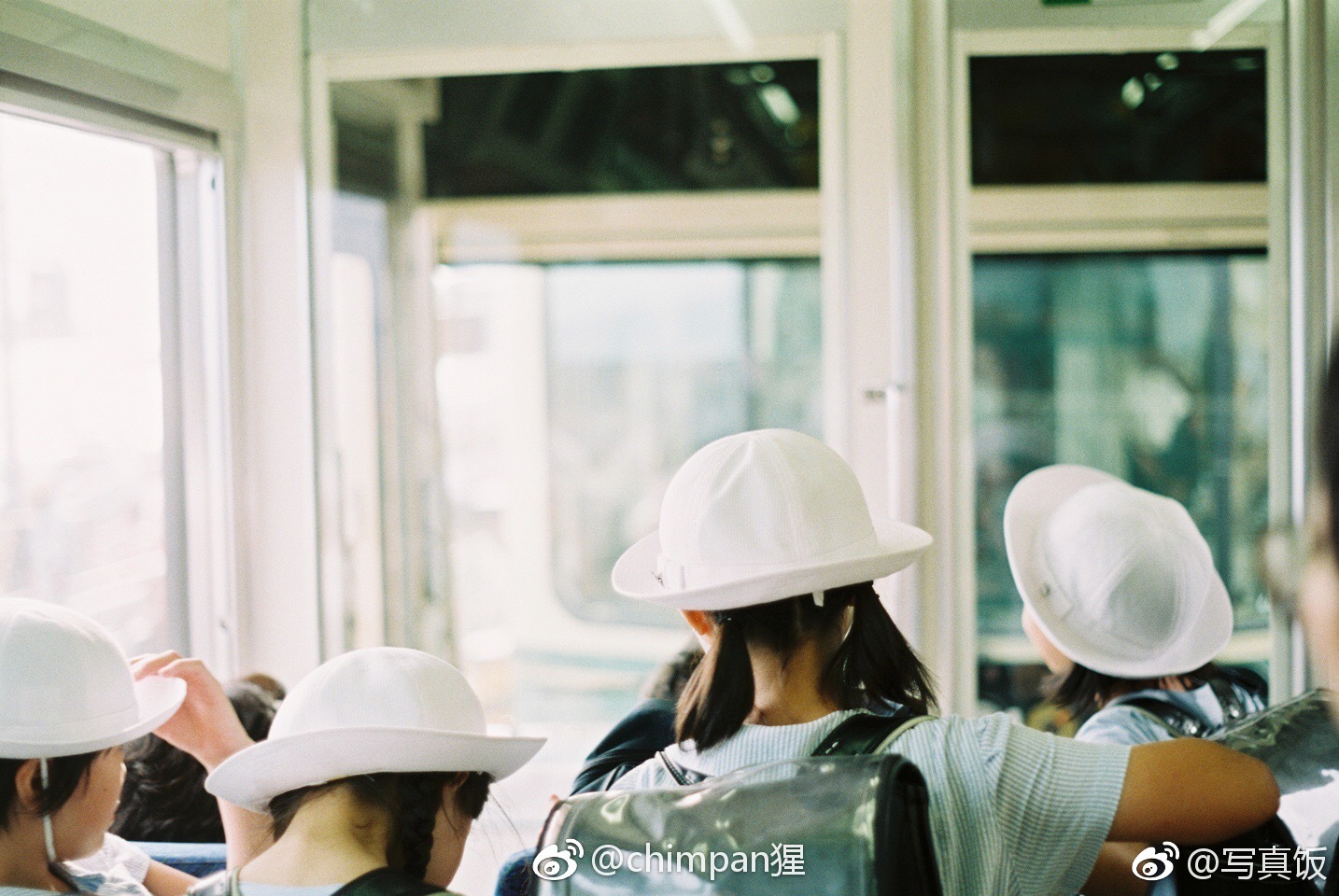 隔了很久才把日本的胶片送去冲扫拿到的时候好像又回到了夏天嗯日