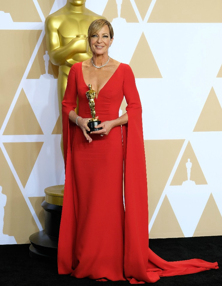 美国女演员艾莉森，珍妮，荣获第90届奥斯卡金像奖最佳女配角奖