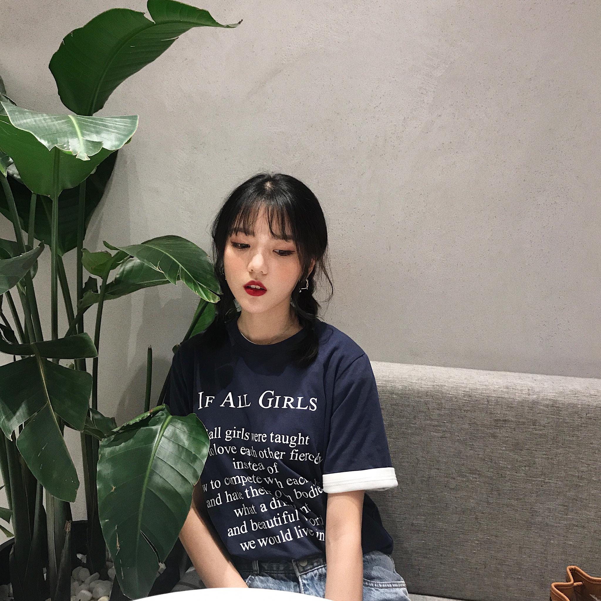 校花美女 身高170 体重47kg 🦁️座女生～爱好拍照美妆穿搭分享小红