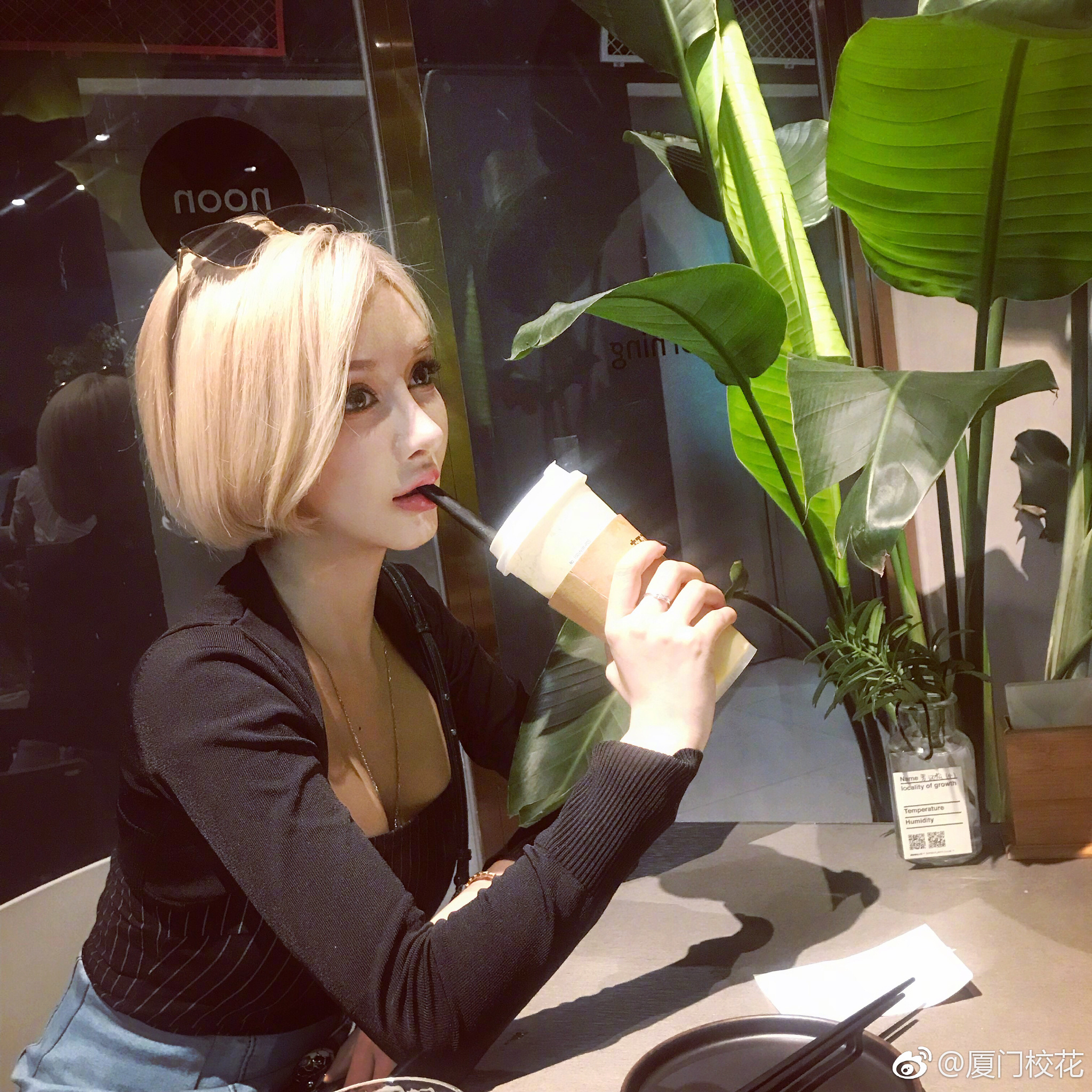 96年，毕业于天津音乐学院，身高168cm，爱好跳舞、旅游