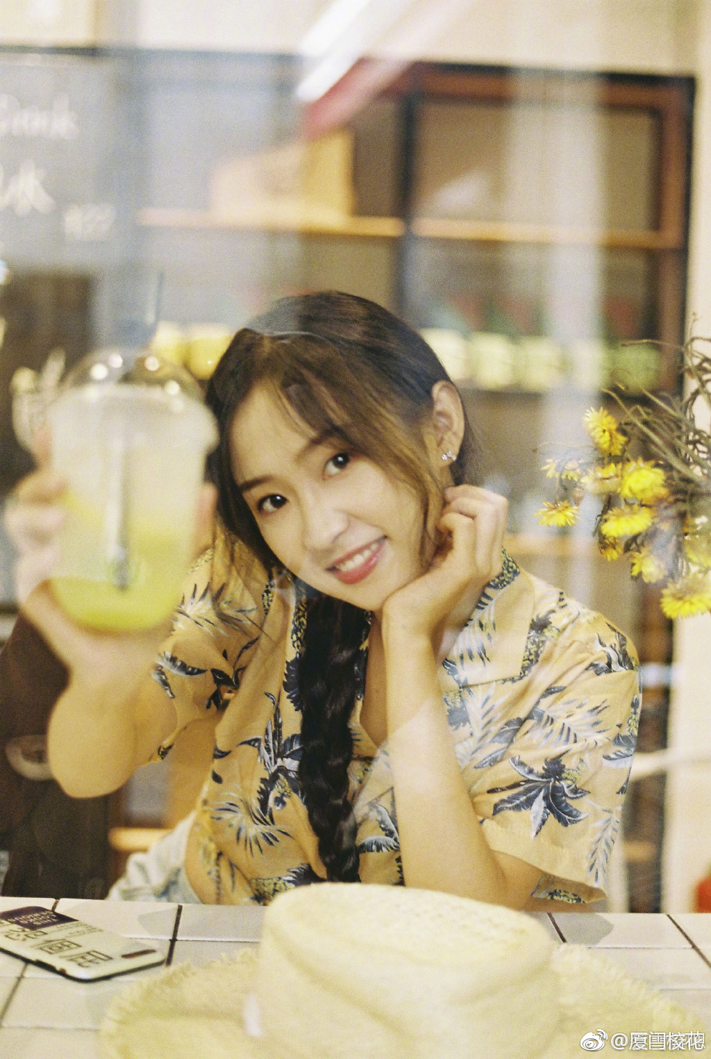 99年，就读于中国民航大学空中乘务专业，身高167cm，来自重庆|中国民航大学|乘务|就读_新浪新闻