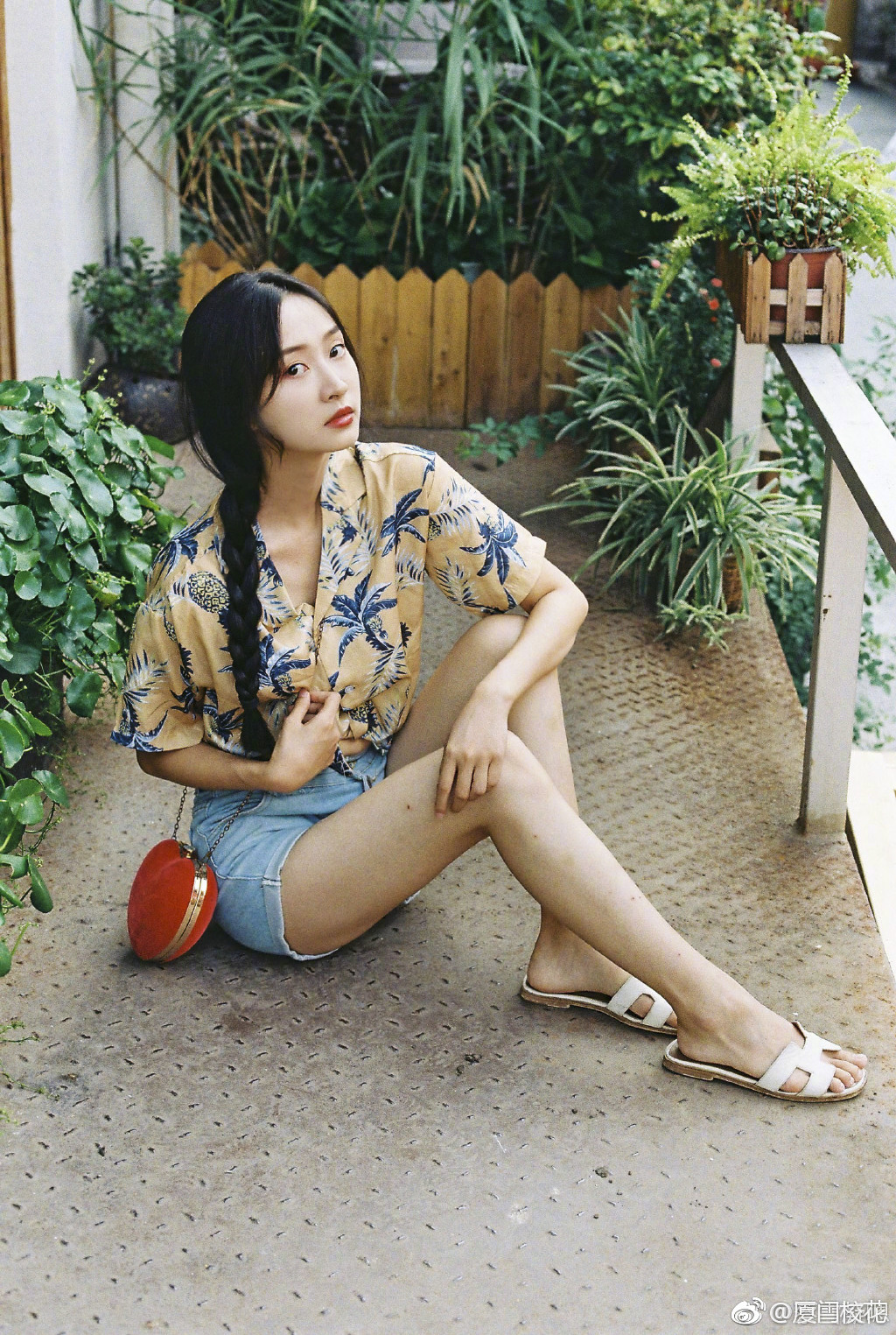 99年，就读于中国民航大学空中乘务专业，身高167cm，来自重庆