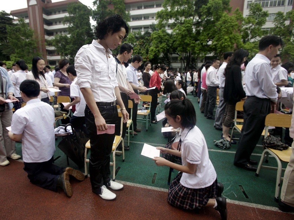 感恩节：盘点这些年“中国式”感恩教育