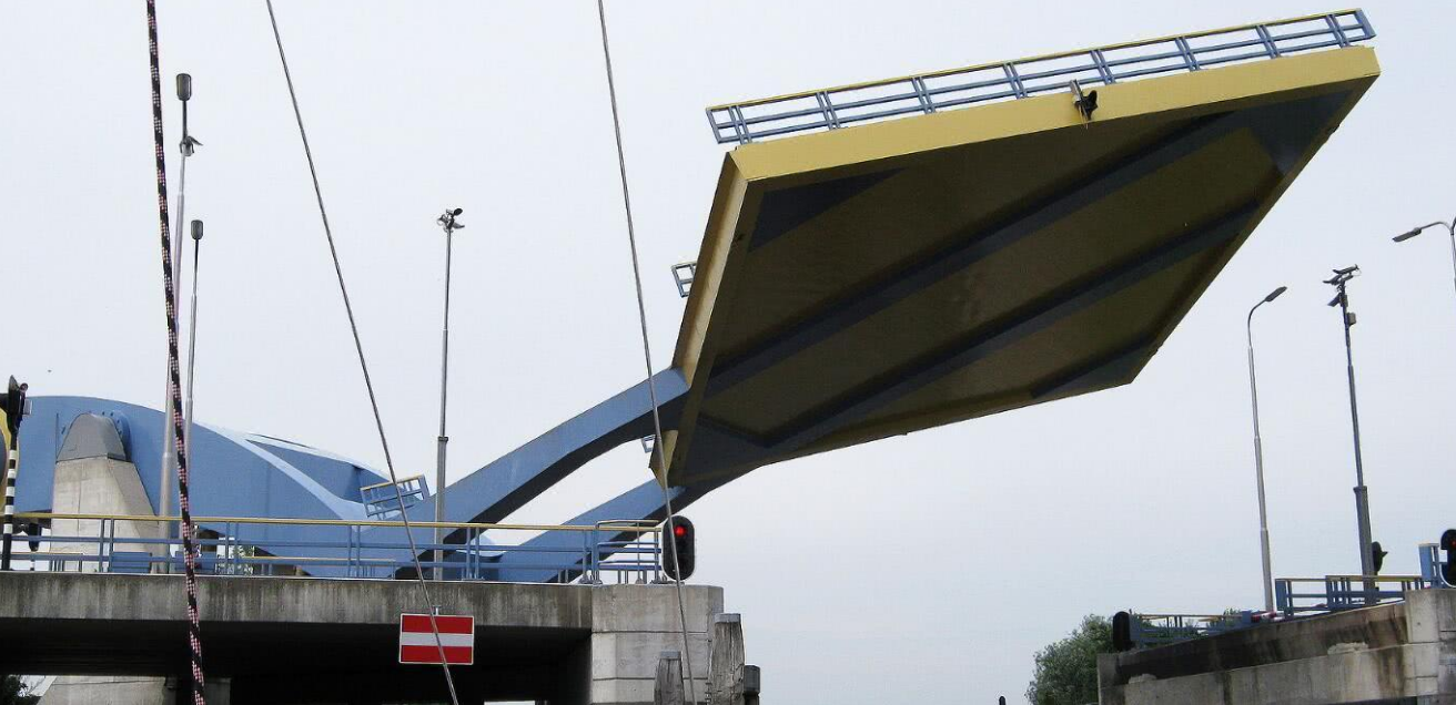 这国家被称为男人的天堂，非常自由开放，却花巨资造最奇葩桥梁!