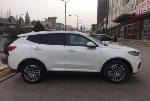 长城VV6实车照街拍！轴距与VV5、哈弗H6都一样-新浪汽车