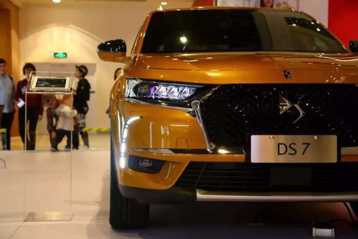 抢先试驾国产DS7，体验一把当“总统”的感觉！-新浪汽车