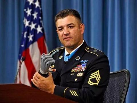 手榴弹落在战友身边你会捡起来扔出去吗？美军的表现令人意外|佩特里|游骑兵|骑兵营_新浪新闻