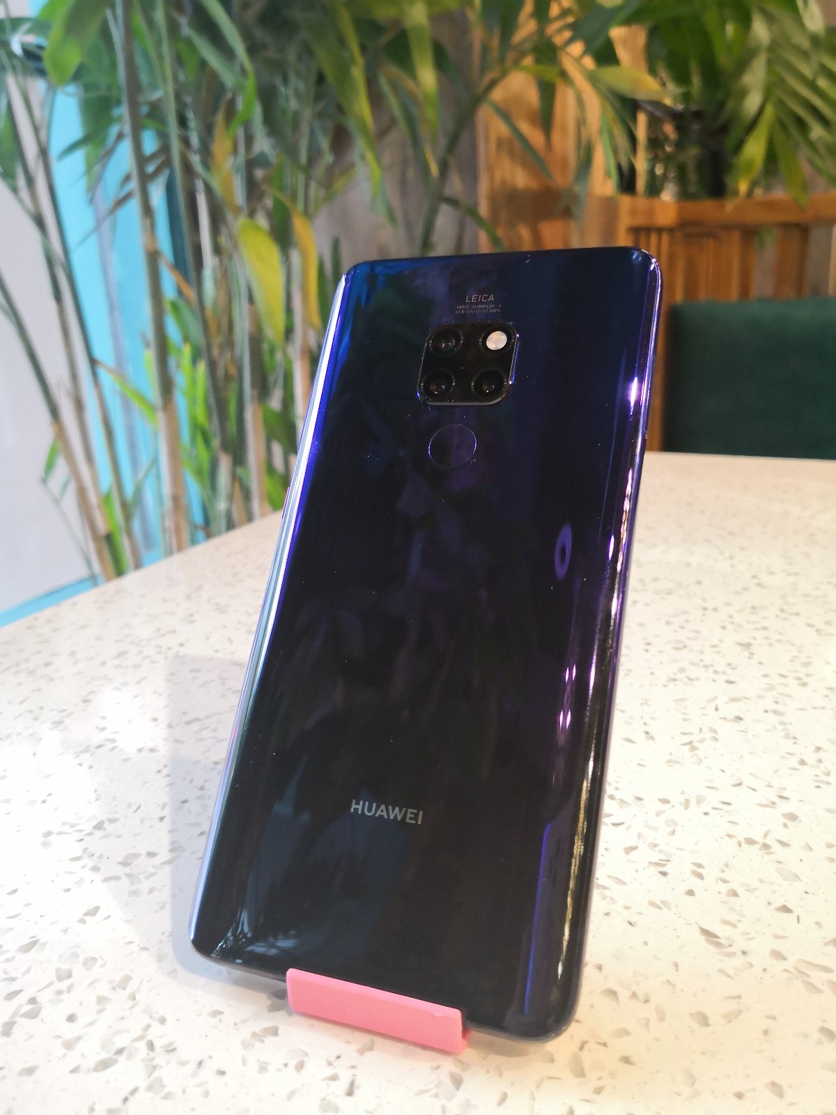 华为Mate20极光色图赏__财经头条